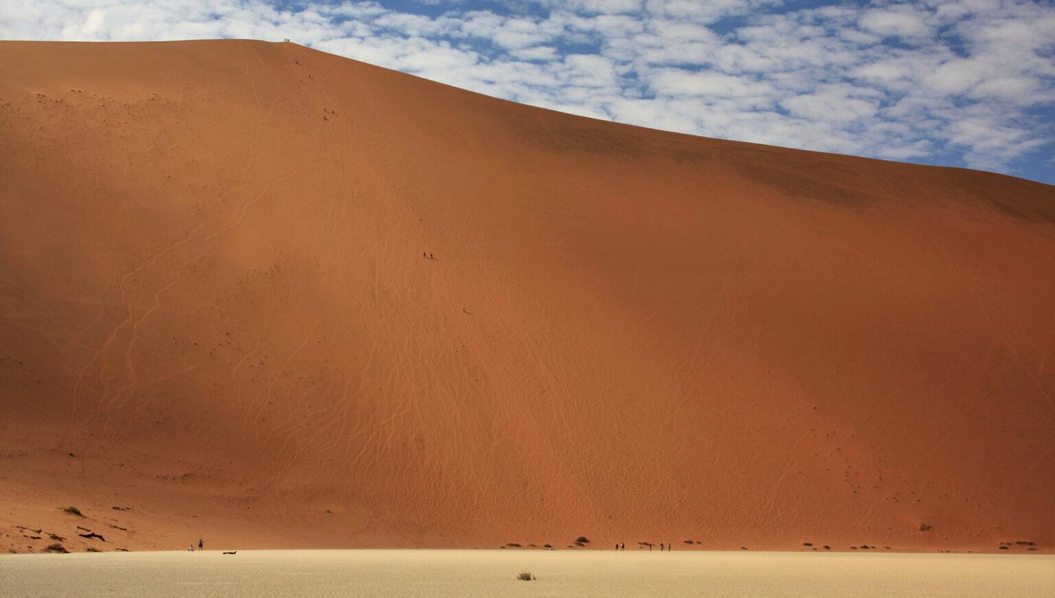 Sossusvlei in Namibia: Travel Guide & Tours