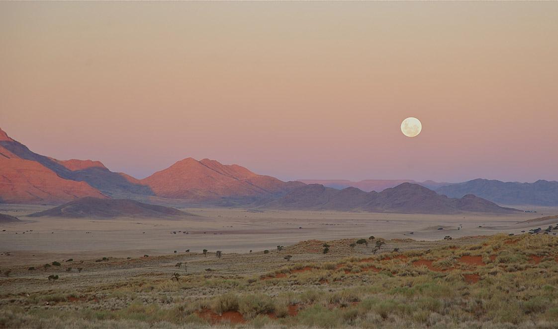 Windhoek in Namibia: Safaris & Travel Guide